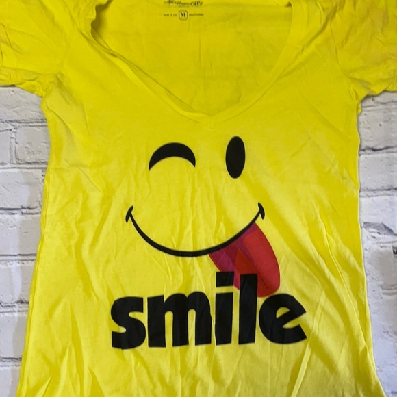 Heritage 1981 | Tops | Vintage Style Smiley Face | Poshmark